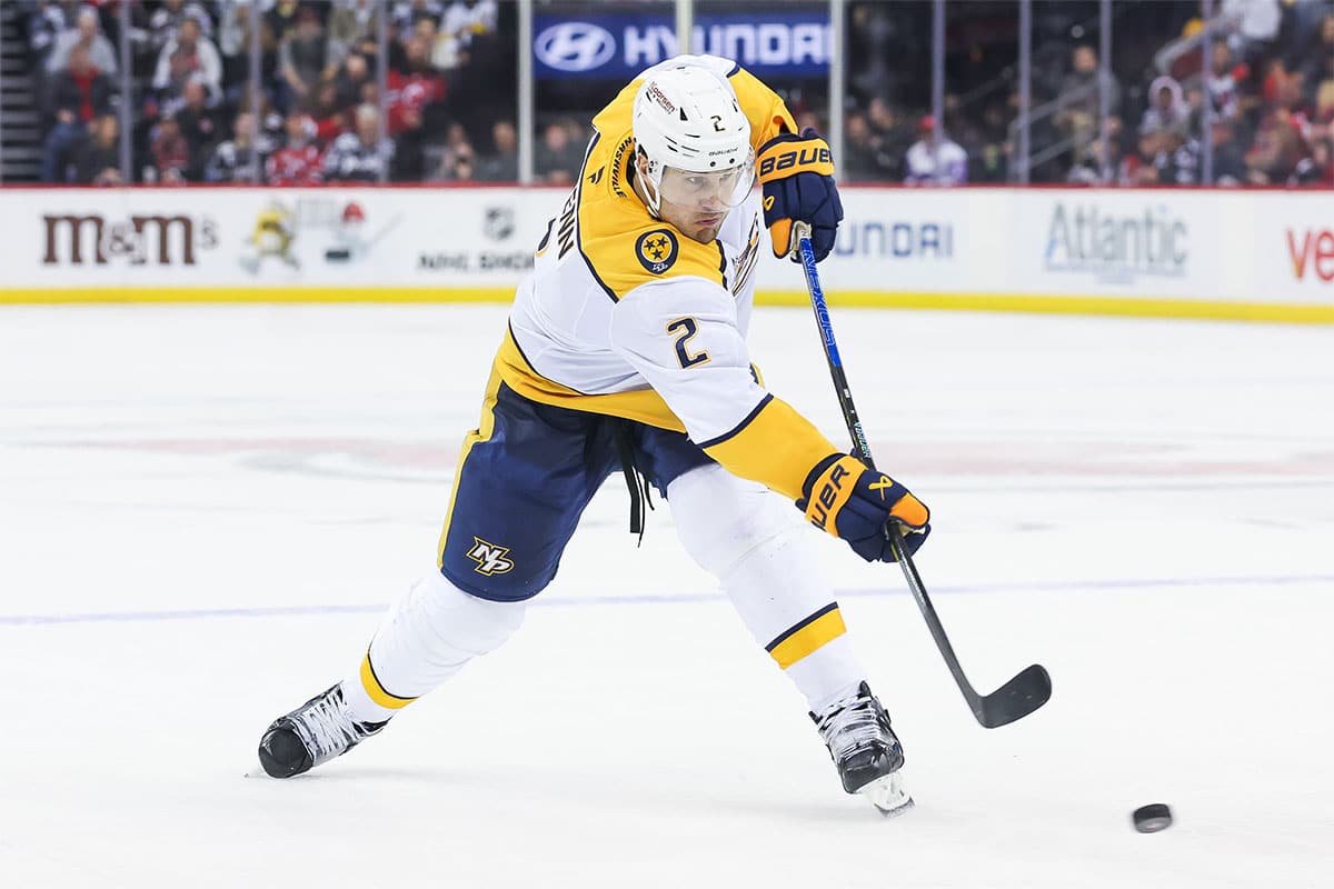 Preds' Defenseman Luke Schenn Records 6 Shots in 3 Seconds - Gino Hard